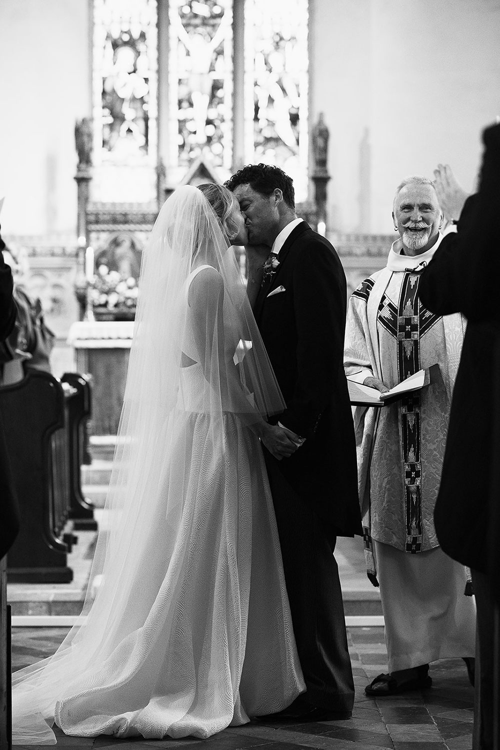 Divine Atelier Viola for Harriet's classic Summer wedding at Newney ...